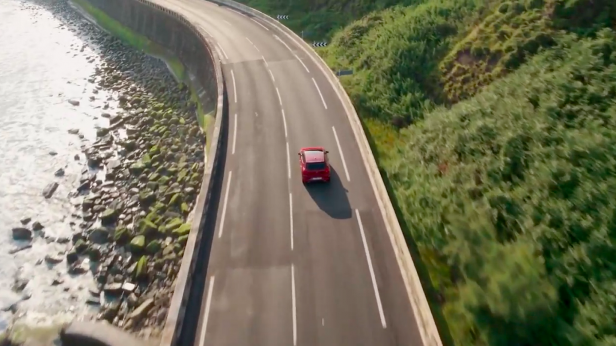 Siete consejos para trazar la curva perfecta con un Seat Ibiza